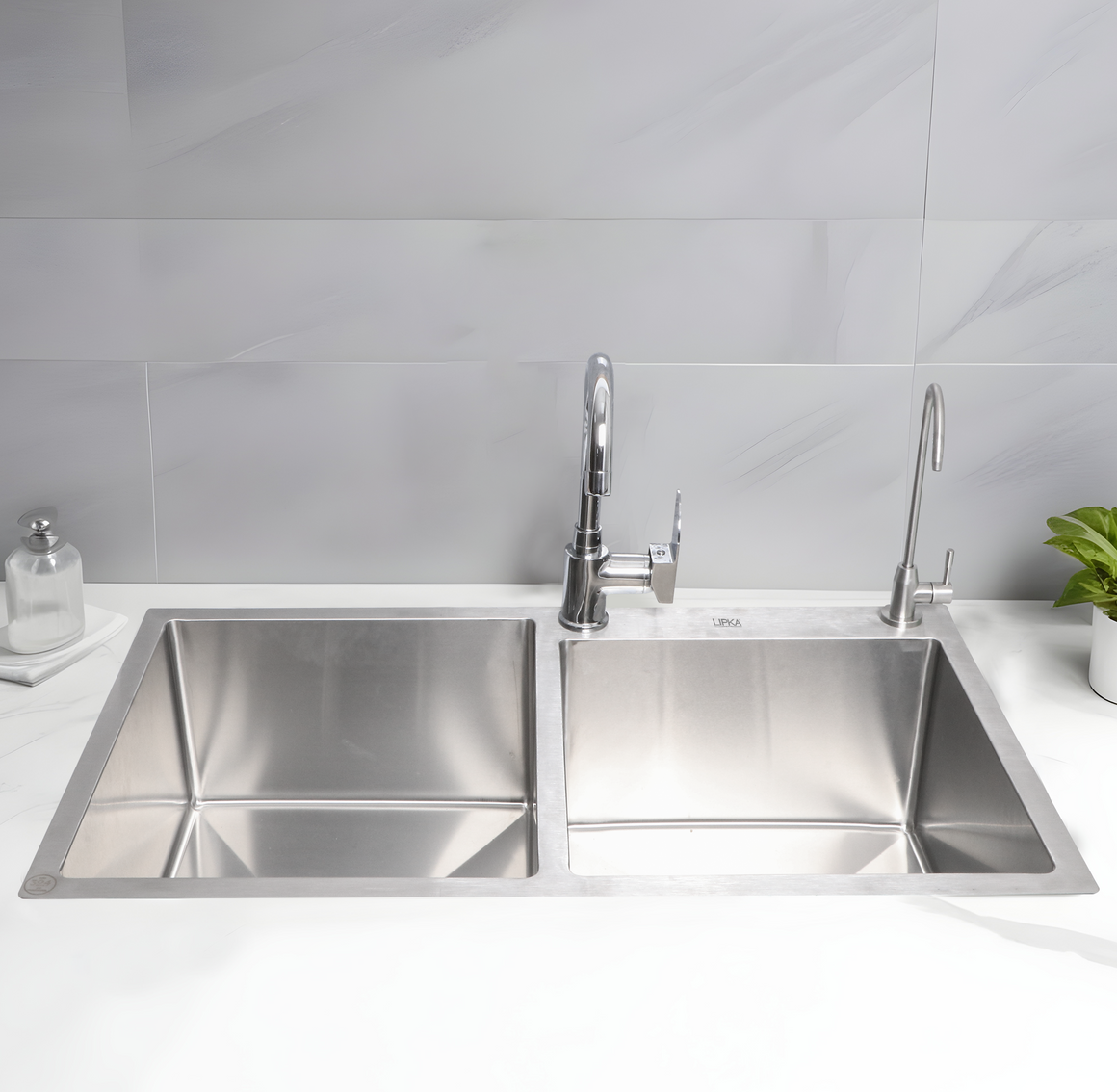 Handmade Double Bowl 304-Grade Kitchen Sink with Tap Hole (45 x 20 x 1 ...